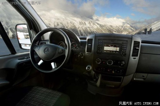 奔驰全新一代Sprinter 四驱选装约7万起_凤凰网汽车_凤凰网